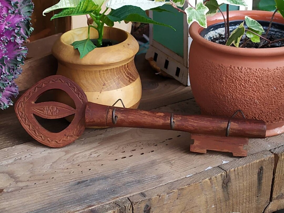 Vintage Rustic Key Holder, Small Wooden Carved Key, Rustic Home Decor ...