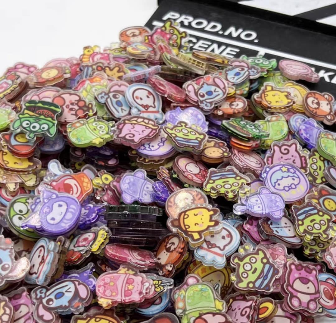 Cute Disney and Sanrio Acrylics Size 2cm, Random 50pcs,diy Ctaft Supply ...