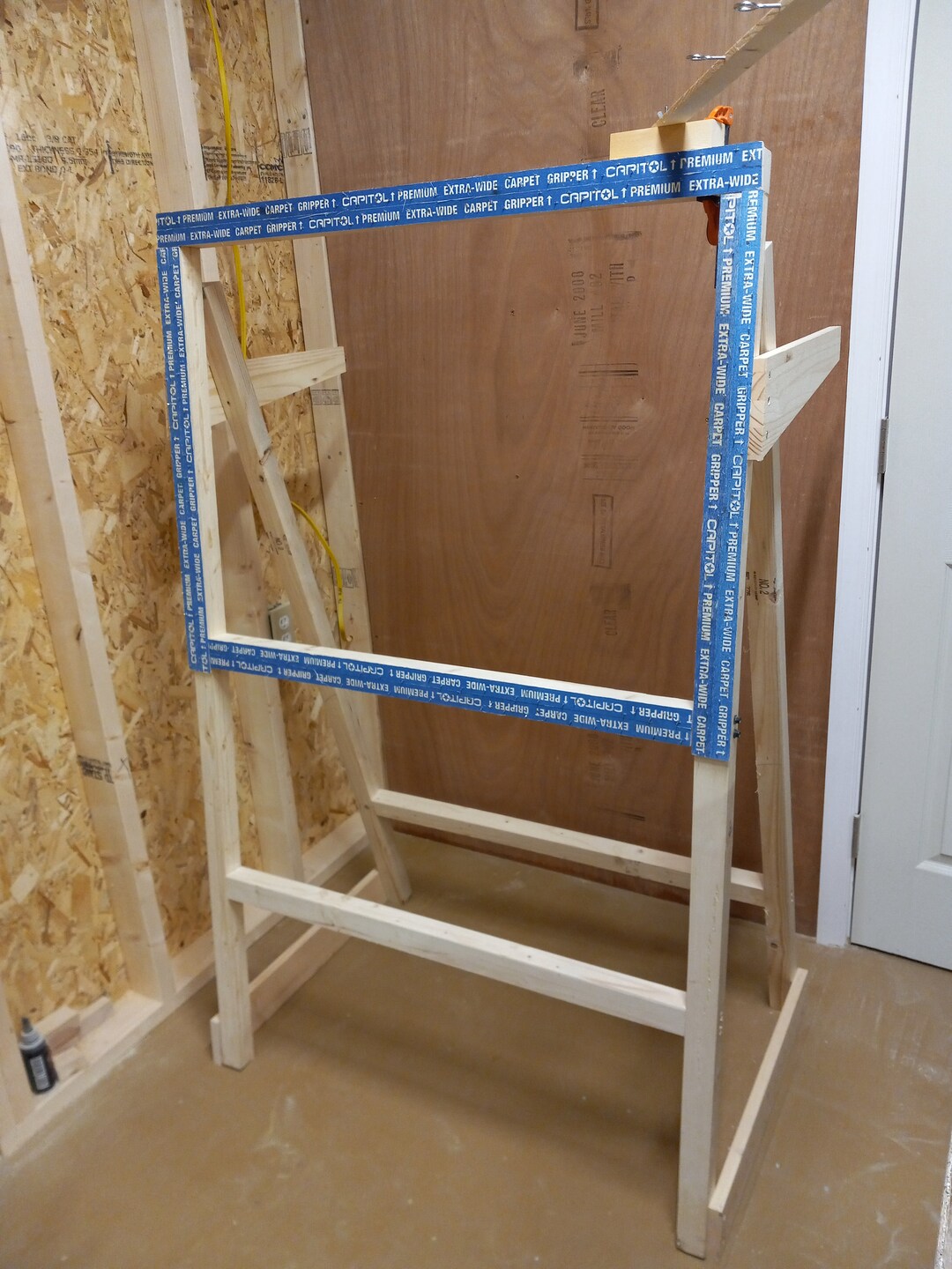 Wooden Free-standing Mini Folding Frame for Small Rugs Tufting With the ...