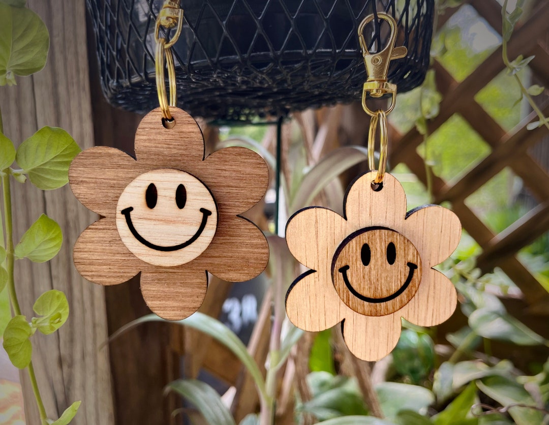 Retro Flower Laser Cut Wood Keychain (2 Colors Available) - Etsy
