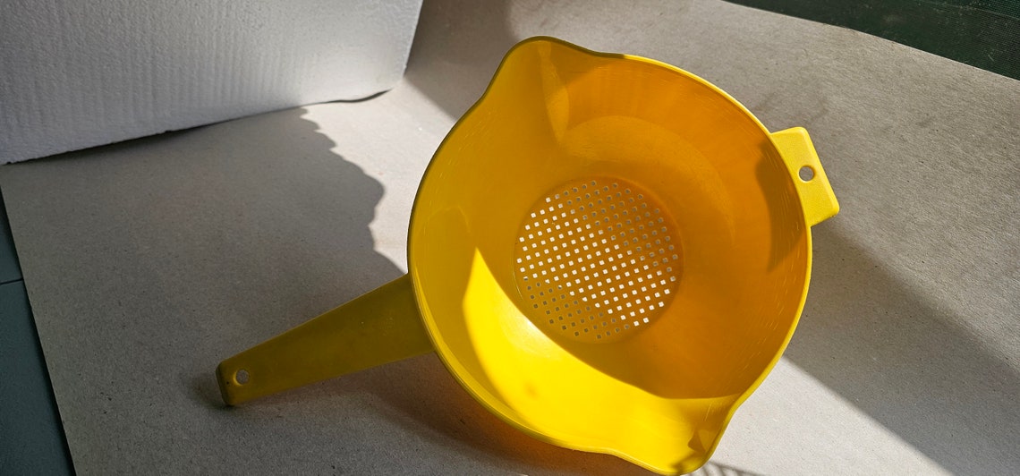 Tupperware Yellow 2 Quart Colander Strainer - Etsy