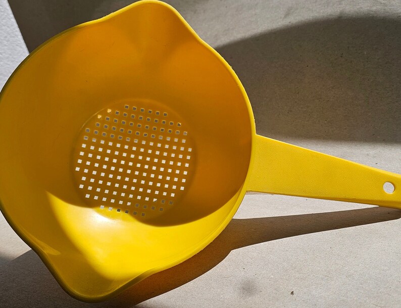 Tupperware Yellow 2 Quart Colander Strainer - Etsy