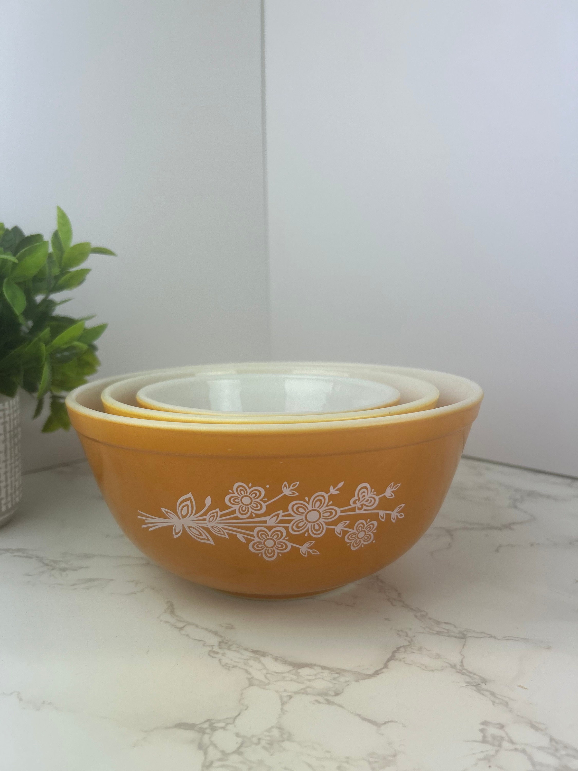 Vintage Pyrex Nesting Bowls Butterfly Gold Nesting Bowls Set of 3 ...