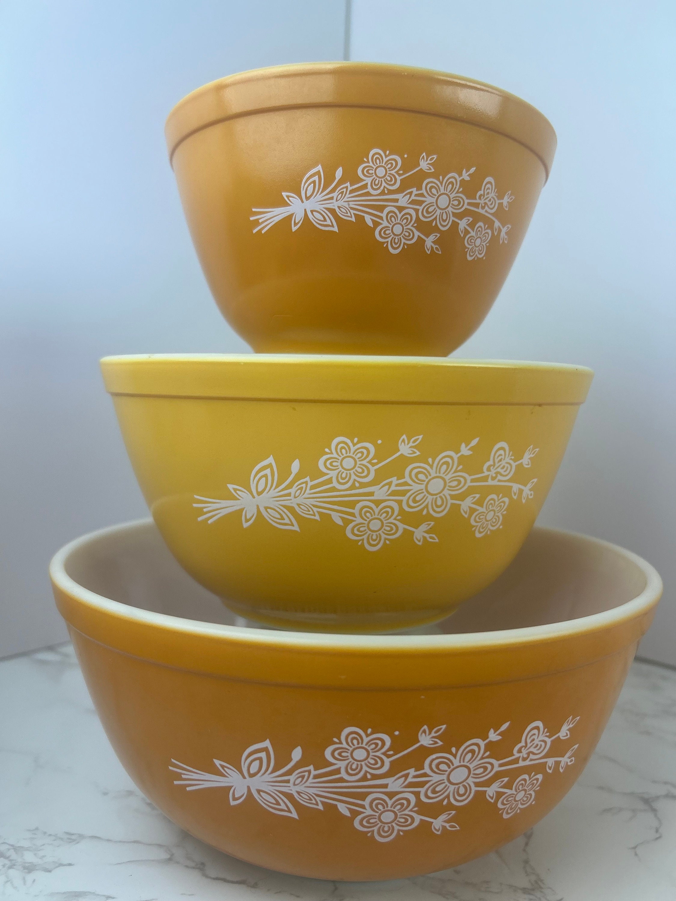 Vintage Pyrex Nesting Bowls Butterfly Gold Nesting Bowls Set of 3 ...