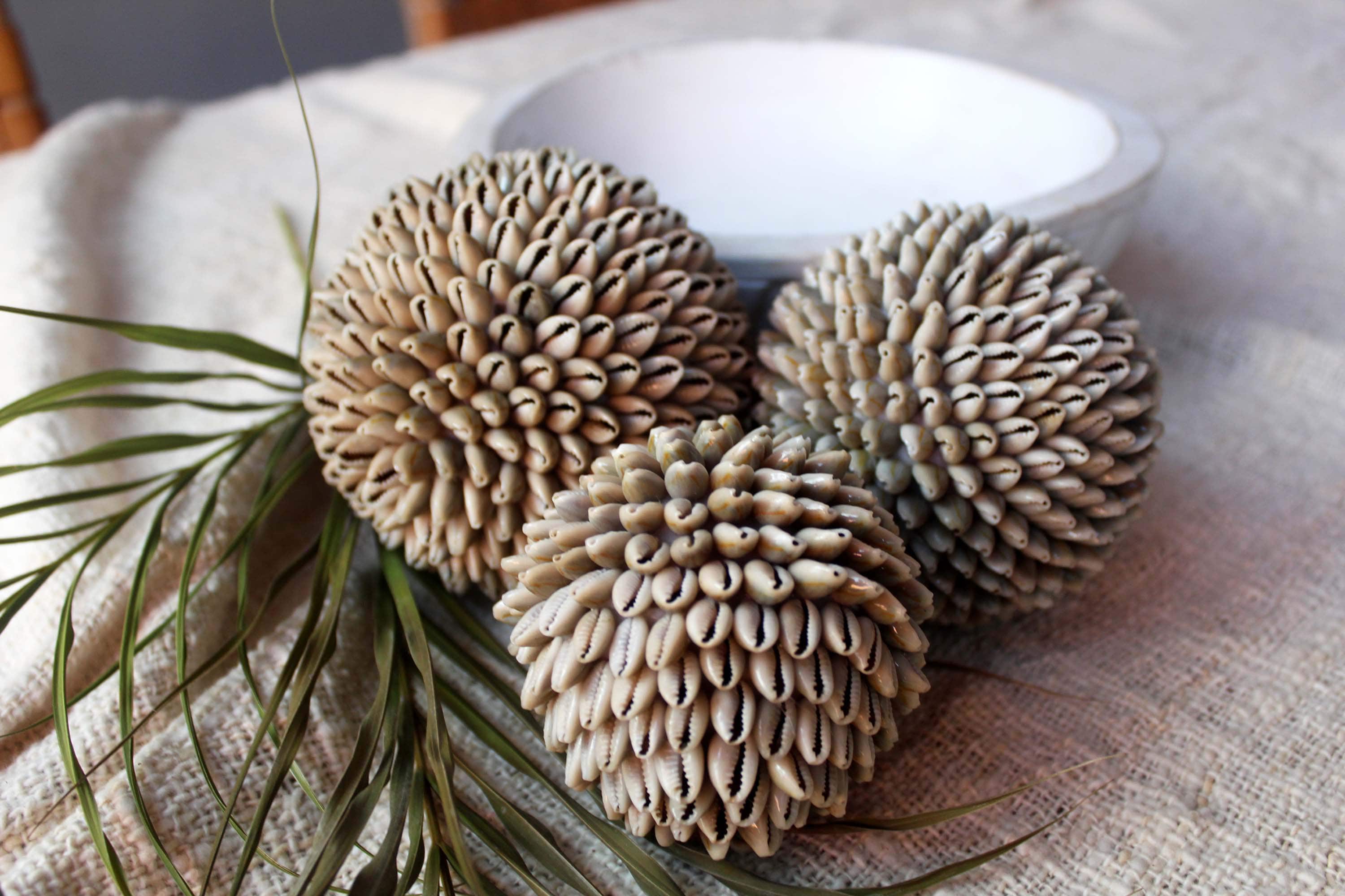 Seashells Table Decor, Set of 3 Cowrie Shell Balls for Coastal Style ...