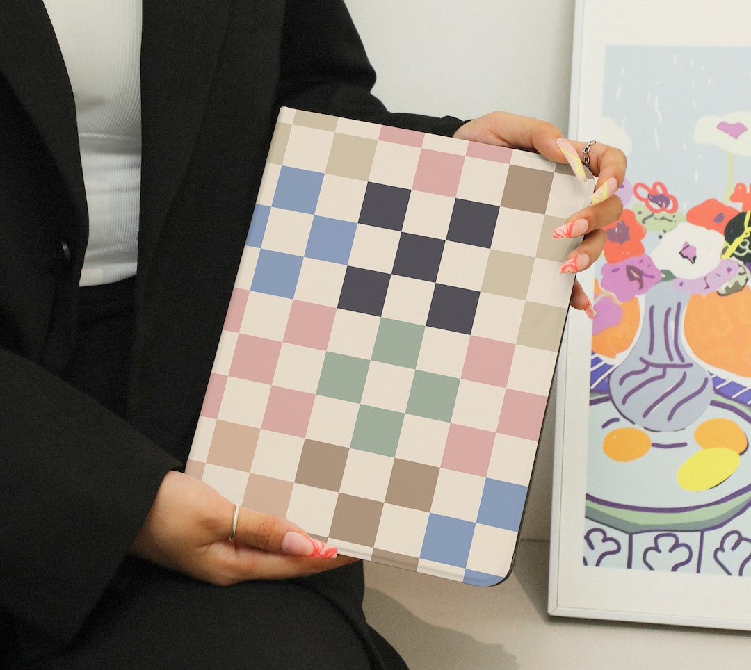 Colorful Checkered Wallpaper iPad Air 4 10.9 Case With Apple Pencil ...