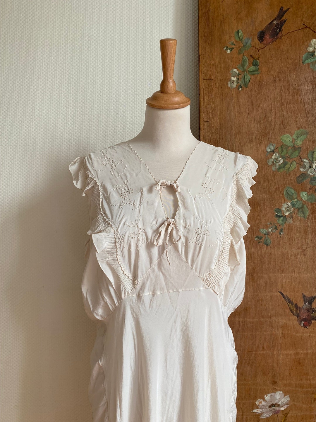 1930s Beige Embroidered Silk Bias-cut Slip Dress Nightgown - Etsy