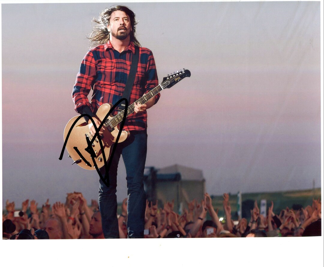 Superb Dave Grohl Hand-signed 10" X 8" Photo - Etsy