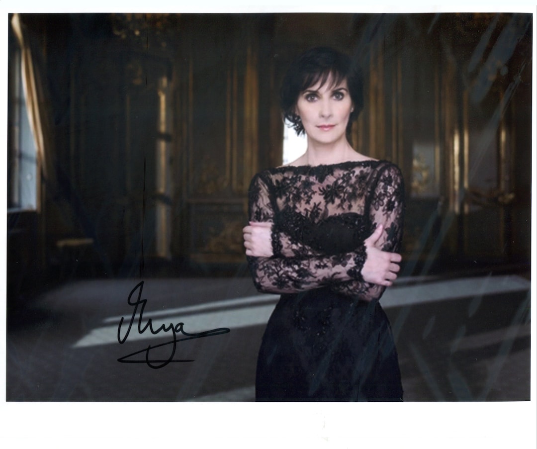 Superb Enya Hand-signed 10 X 8 Photo - Etsy