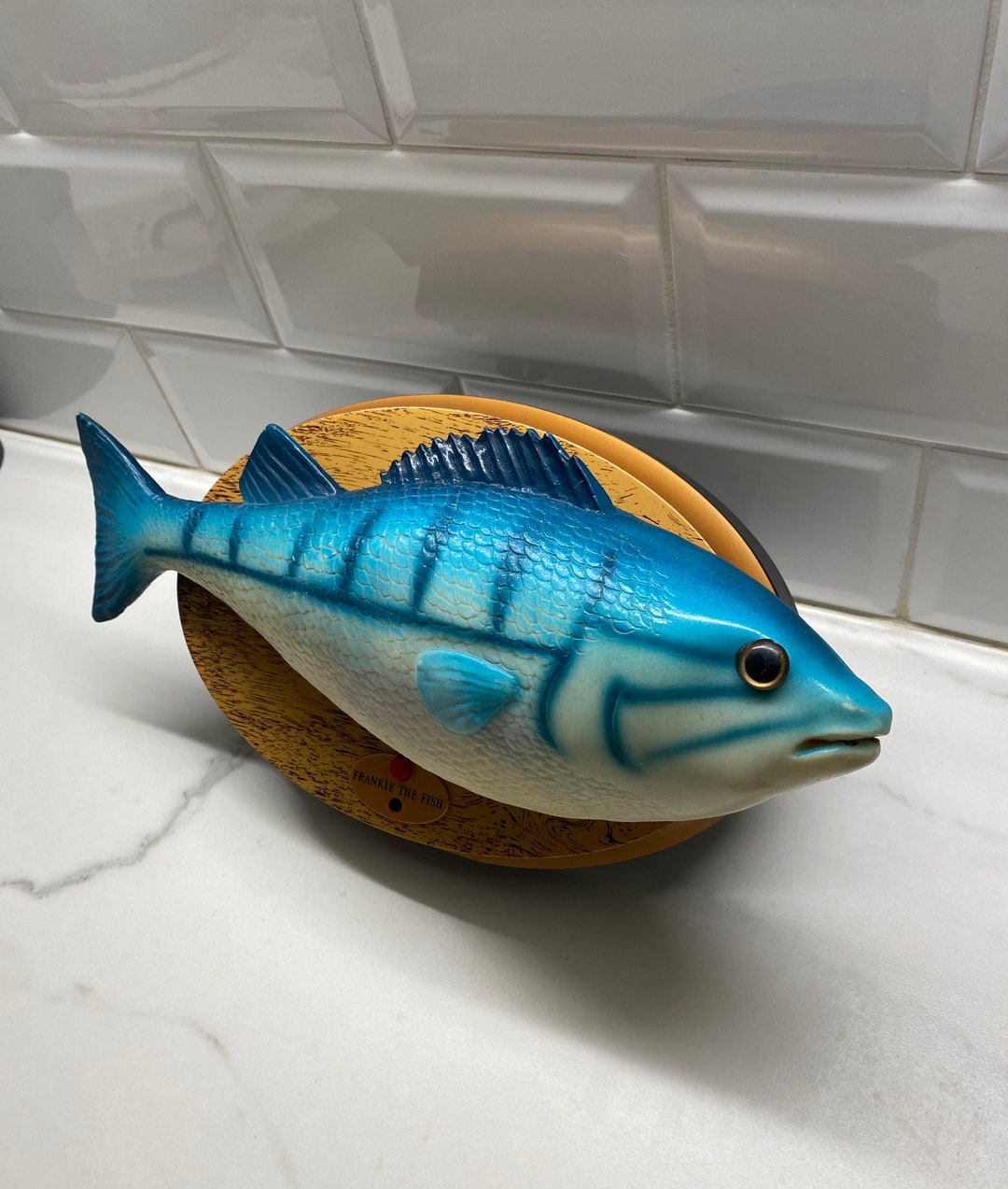Dancing Frankie the Fish moves but Mute Collectable Battery Operated ...