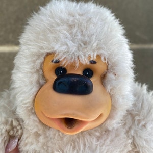 Beige Gorilla Gonga Monkey Toy 1980s Made in Taiwan Russ Berrie ...