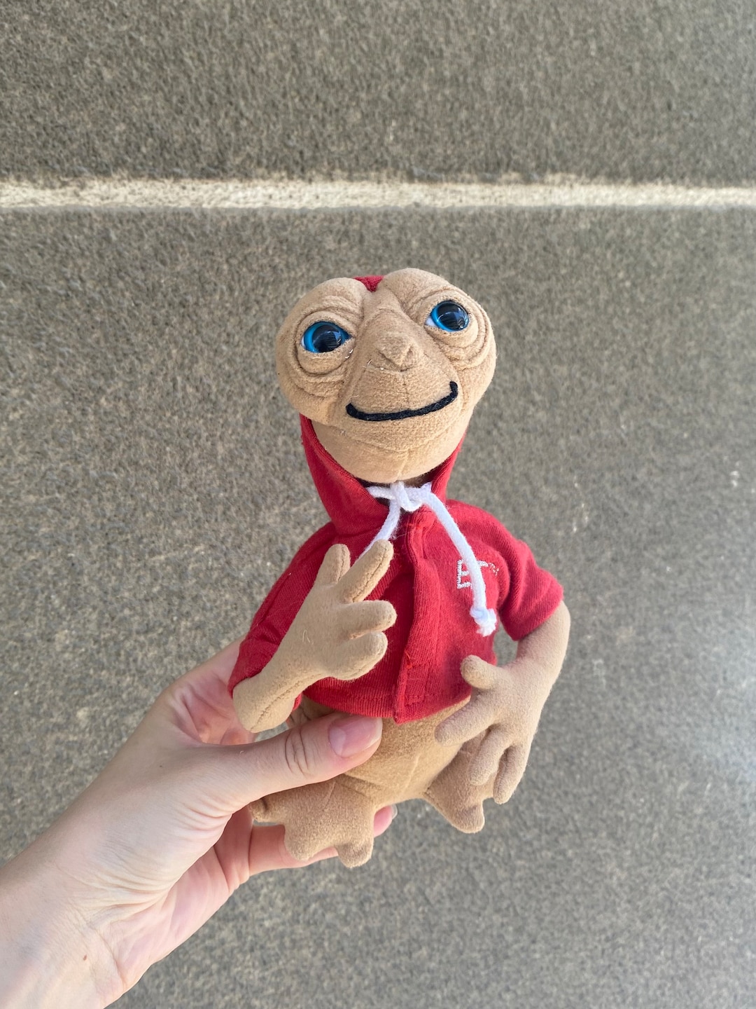 ET Extra Terrestrial Plush Toy Stuffed Alien Toy in Red Hoodie, ET ...