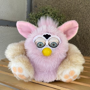 Rare Pink & Beige Furby Fake NON-WORKING With Beautiful Eye Colour ...