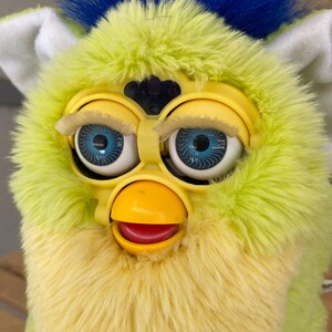 Lime Yellow Furby Kiwi 1998 WORKING With Blue Eyes, Old Vintage Furby ...