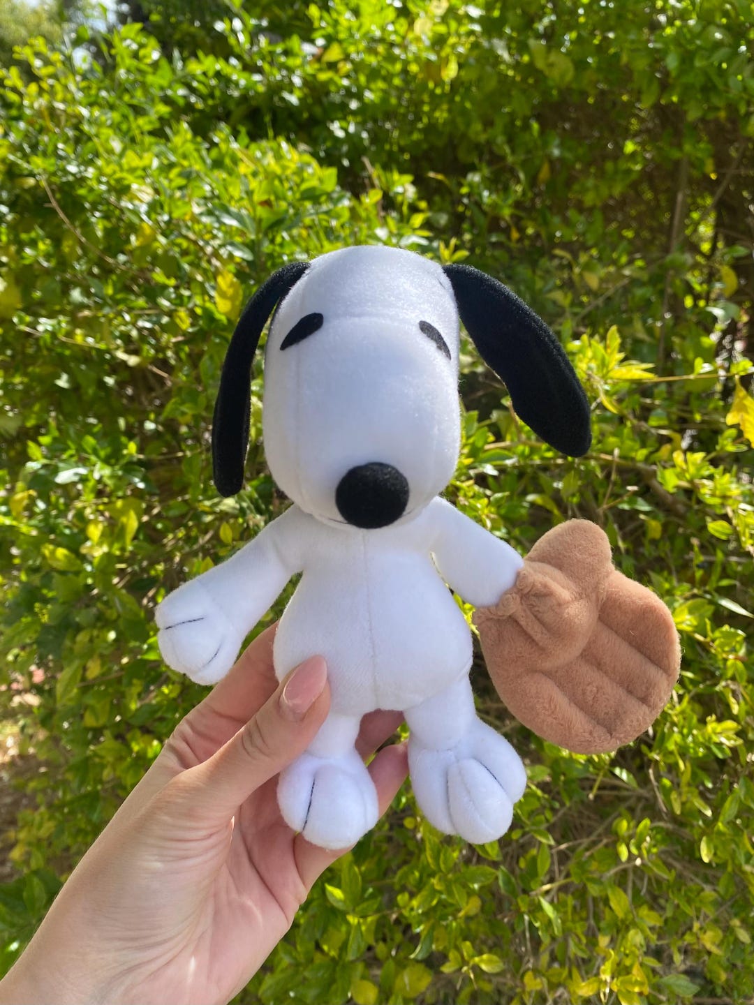 Small Snoopy Peanuts Plush Toy With Baseball Mitt Ferrero Italy ...