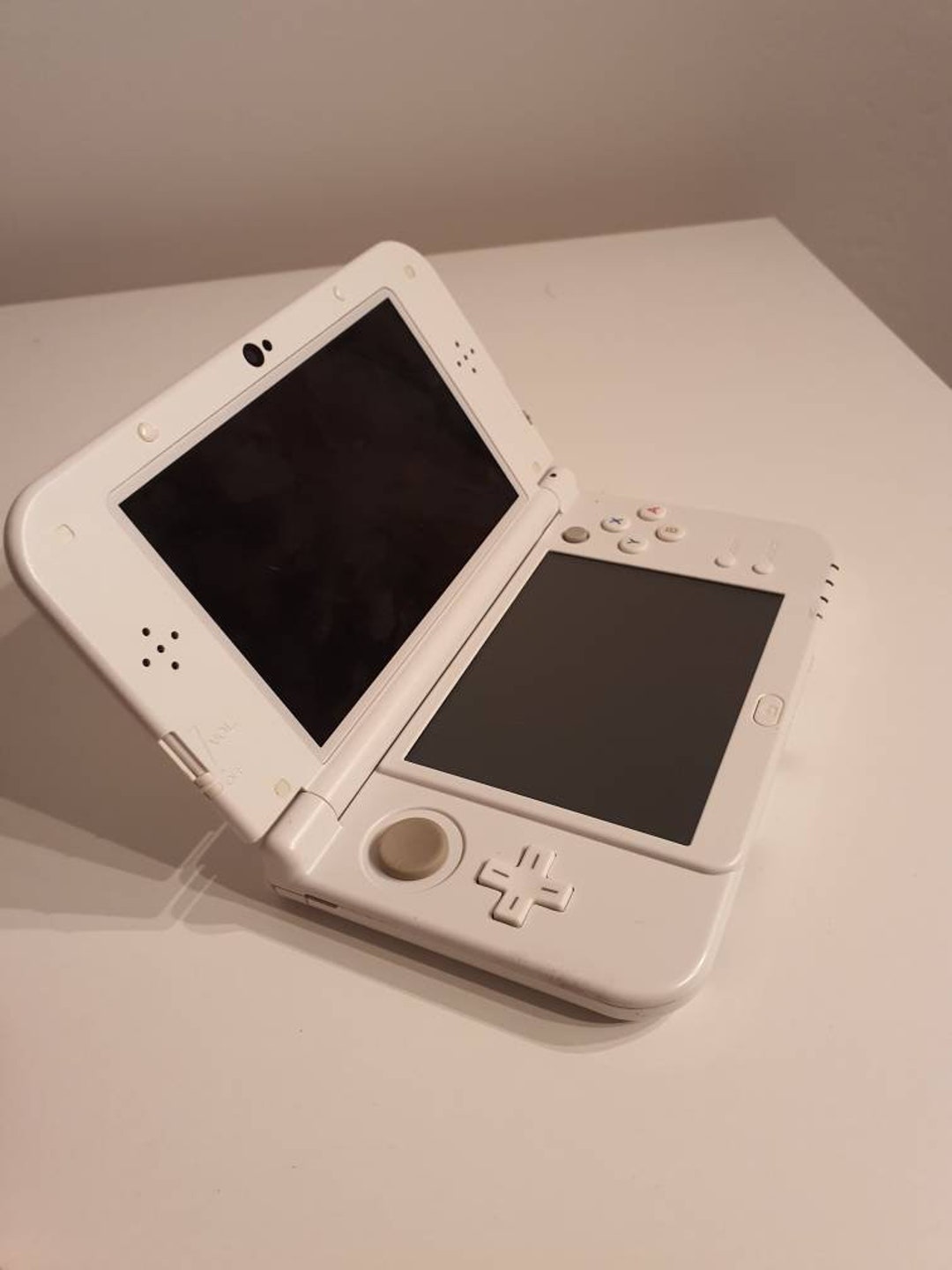 BOTTOM IPS New Nintendo 3ds XL White.5k Games. 128gb. Good Condition ...