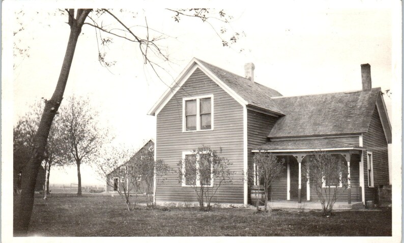 1920 Country Victorian House Farmhouse Exterior View RPPC Postcard TH9 ...