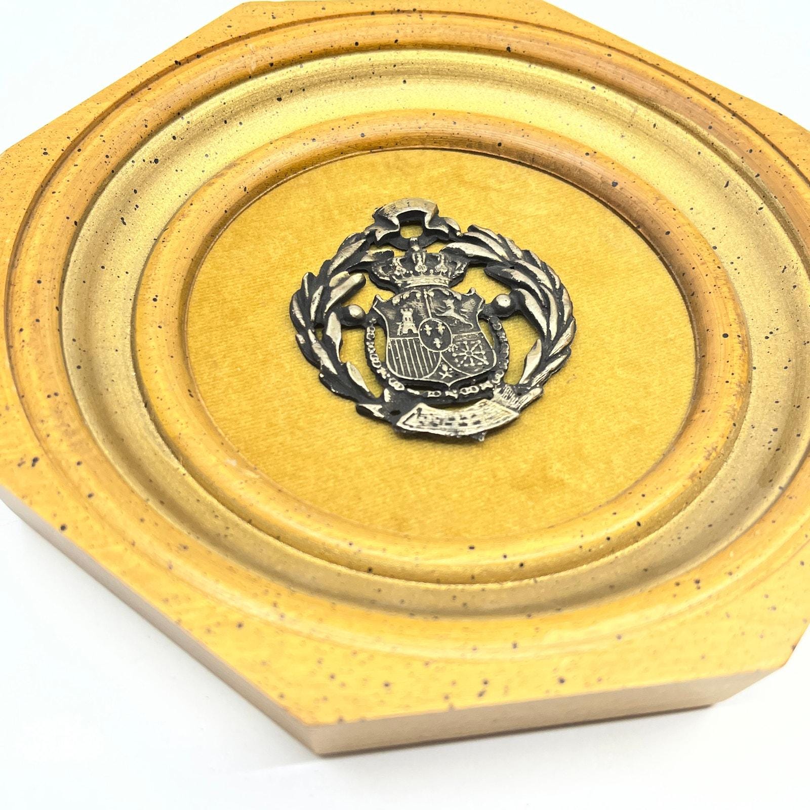 Vintage Kent XIV Coat of Arms Medallion Crest on Velvet Wall Art Plaque ...