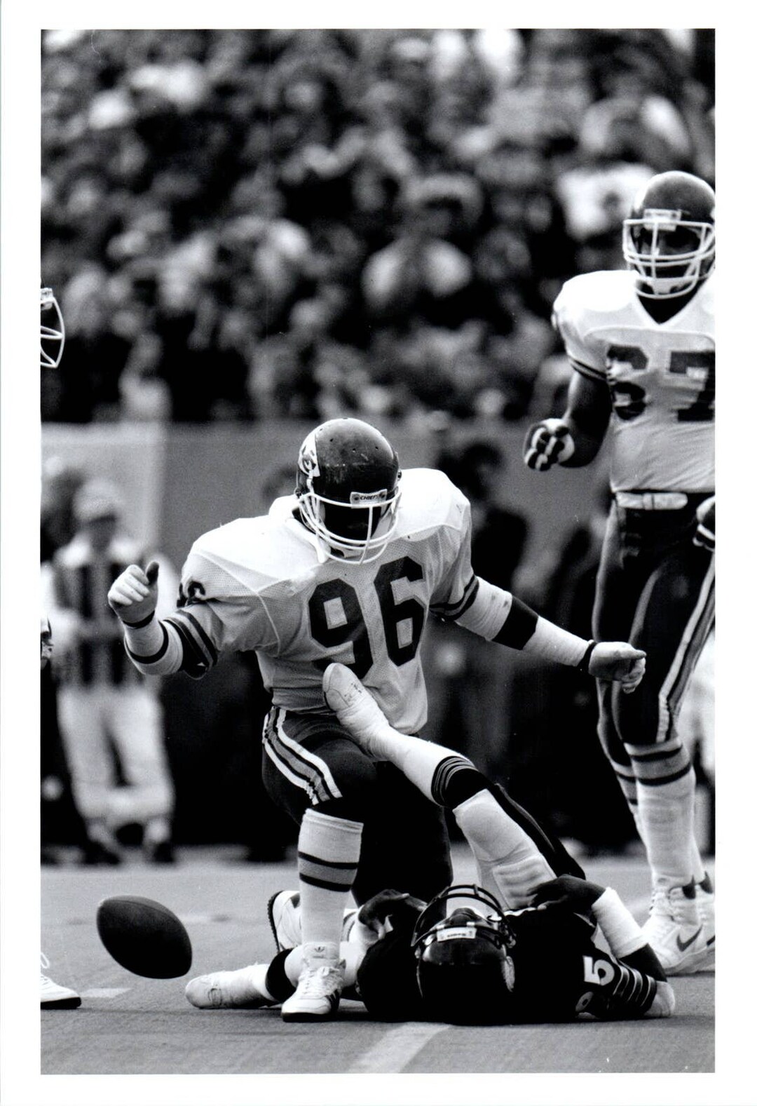 1988 Original Press Photo Football Kansas City Chiefs Aaron Pearson ...