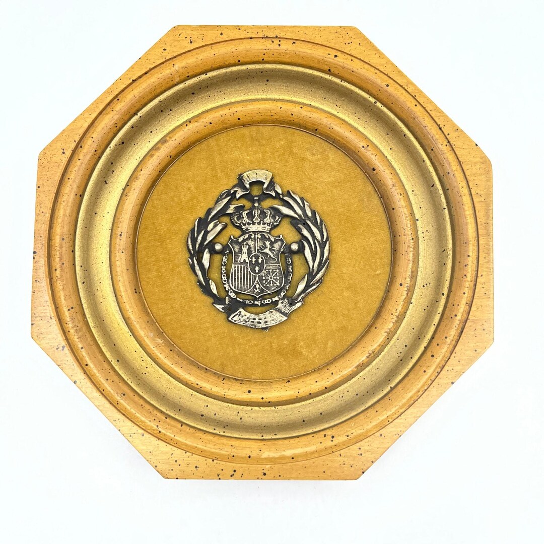 Vintage Kent XIV Coat of Arms Medallion Crest on Velvet Wall Art Plaque ...