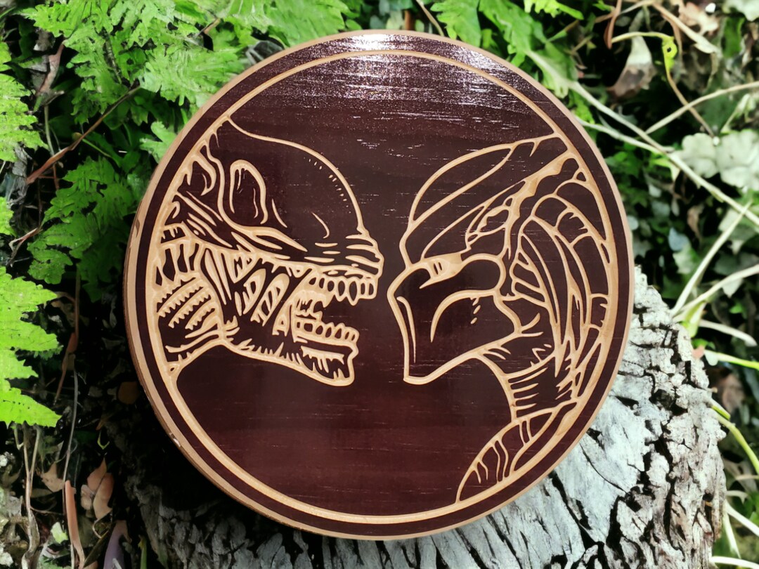 Handmade Alien Vs. Predator Wooden Carving - Etsy