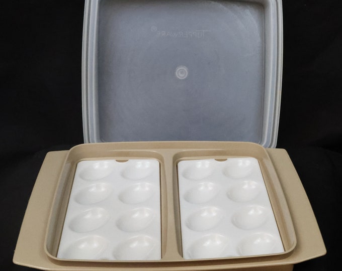 Tupperware Egg Keeper 723-1 With Inserts and 722-3 Lid - Etsy