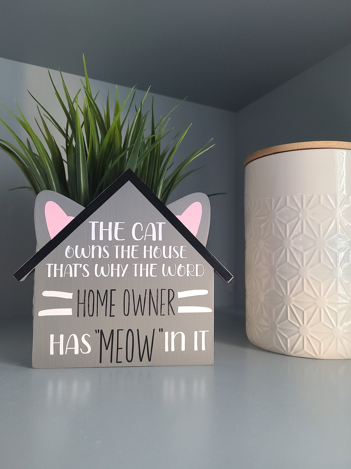 The Cat Owns the House That's Why the Word Homeowner Has Meow in It ...