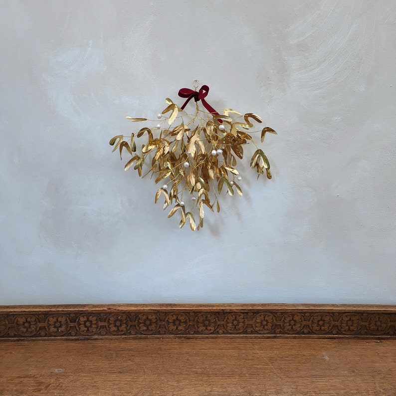 Brass Mistletoe Bouquet: Freshwater Pearls & Velvet Ribbon Door Hanger ...