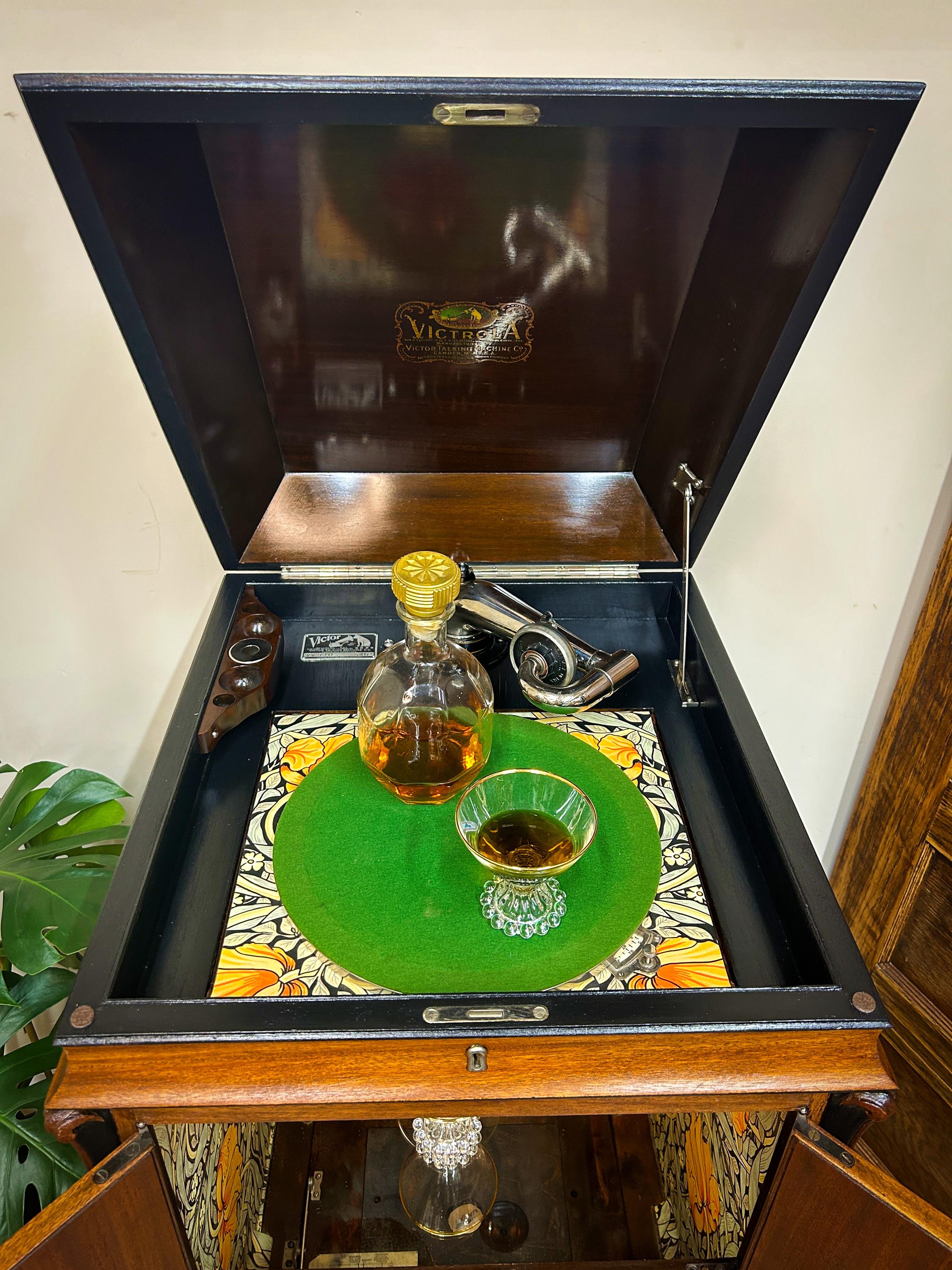 Antique Victrola Phonograph Bar Cabinet - Etsy