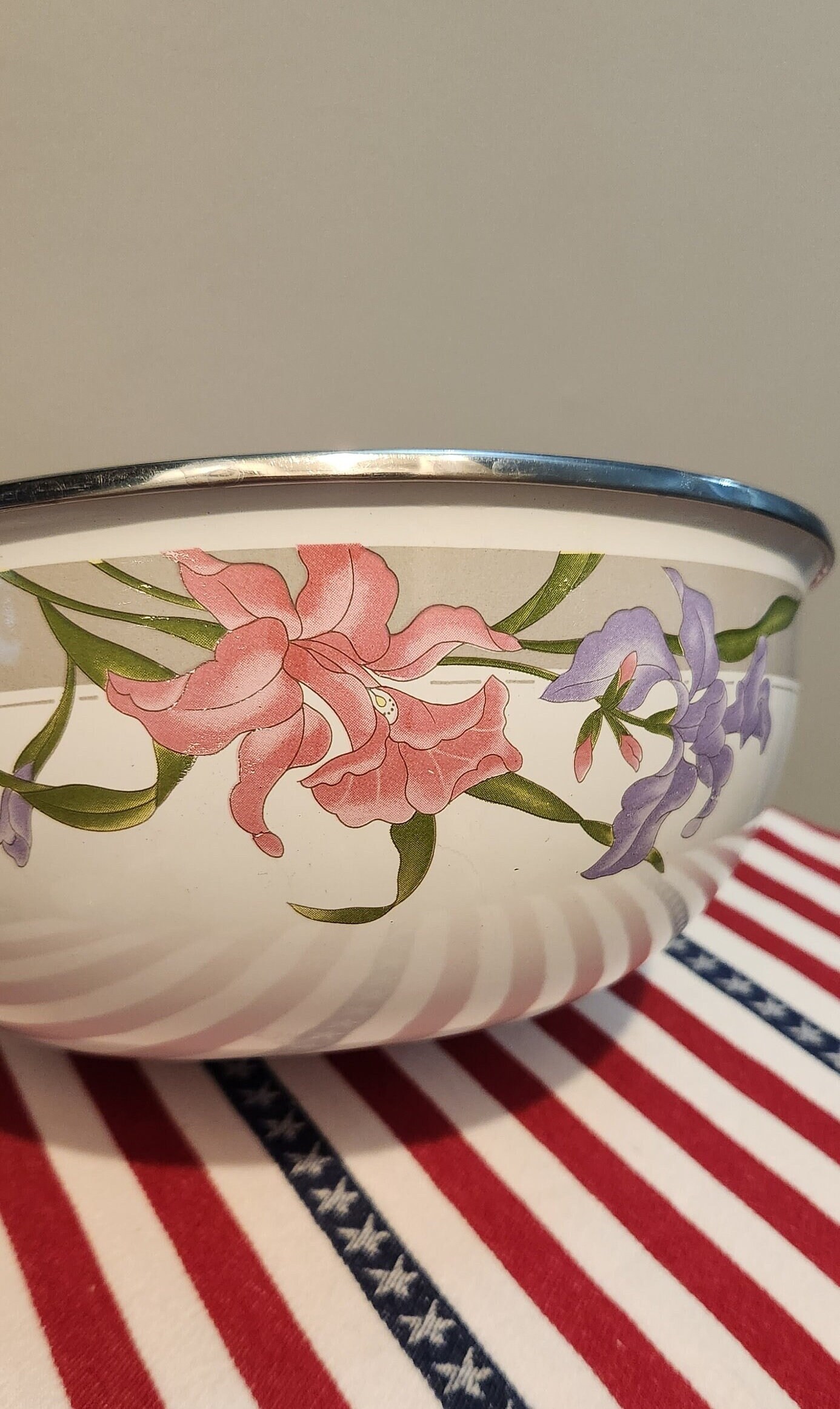 Set of 2 Vintage White Enamel Bowls With Iris Flowers & Metal Rim ...