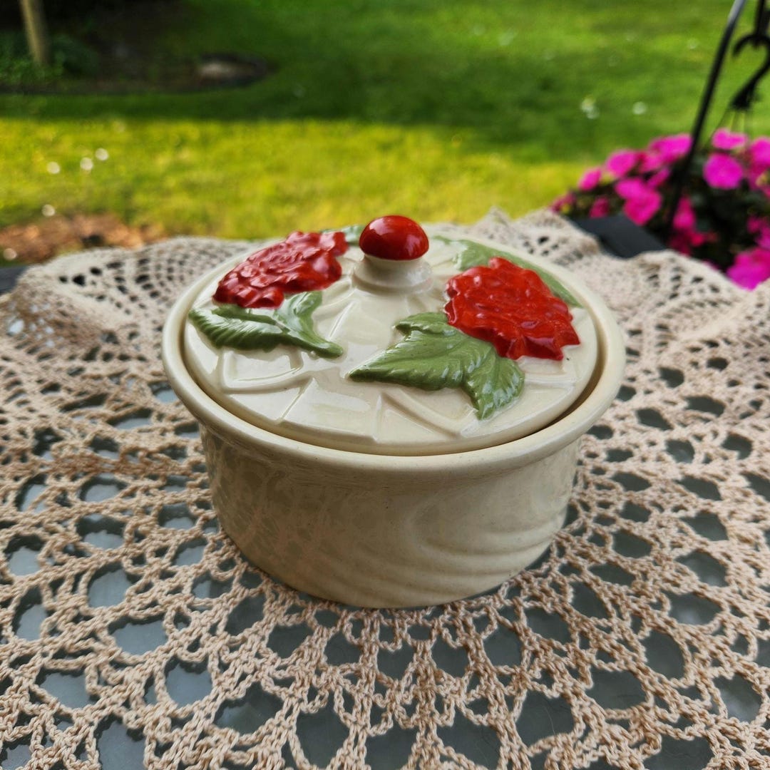 Vintage Waffle Weave Grease Jar: USA Pottery With Red Floral Knob - Etsy