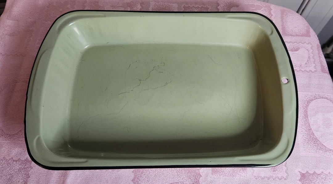 Vintage Pale Green Enamel Pan, Cake Pan, Enamel Cooking Pan, Enamelware ...