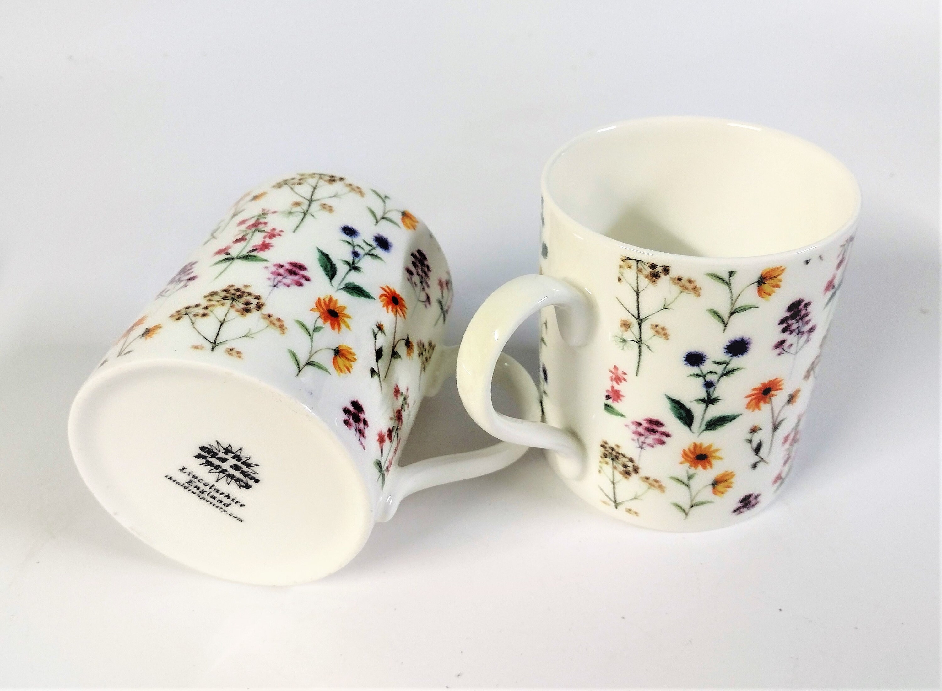 2 Large Bone China Mugs Decorated With Small Wild Flowers (400ml ...