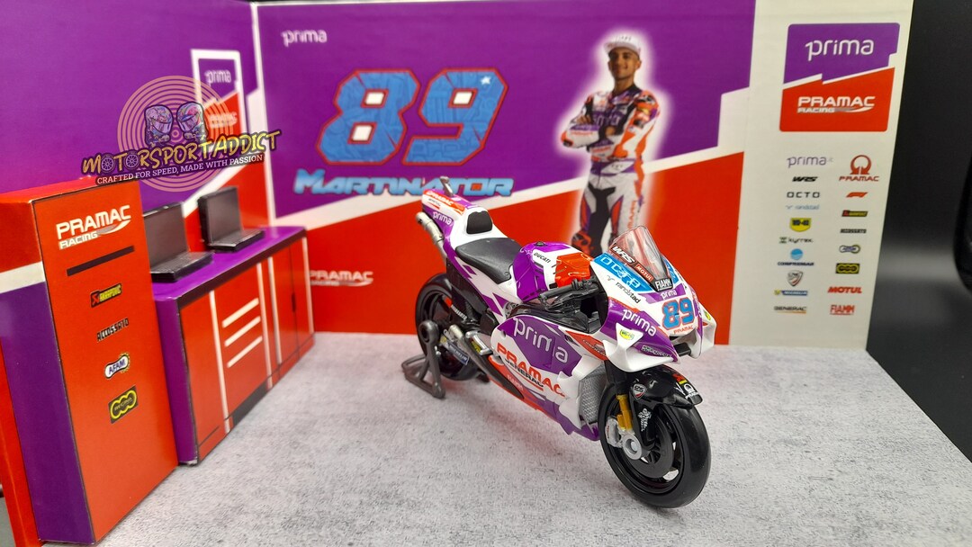 Moto-gp Bike With Garage/pit Box Champ Factory Team Jorge Martin Xmas ...