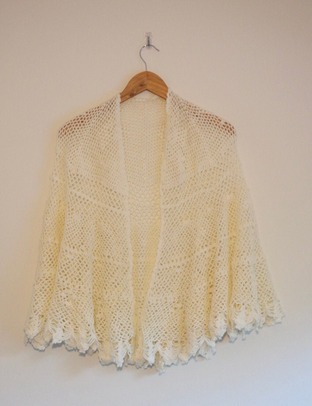 Vintage Crocheted Cream Shawl - Etsy