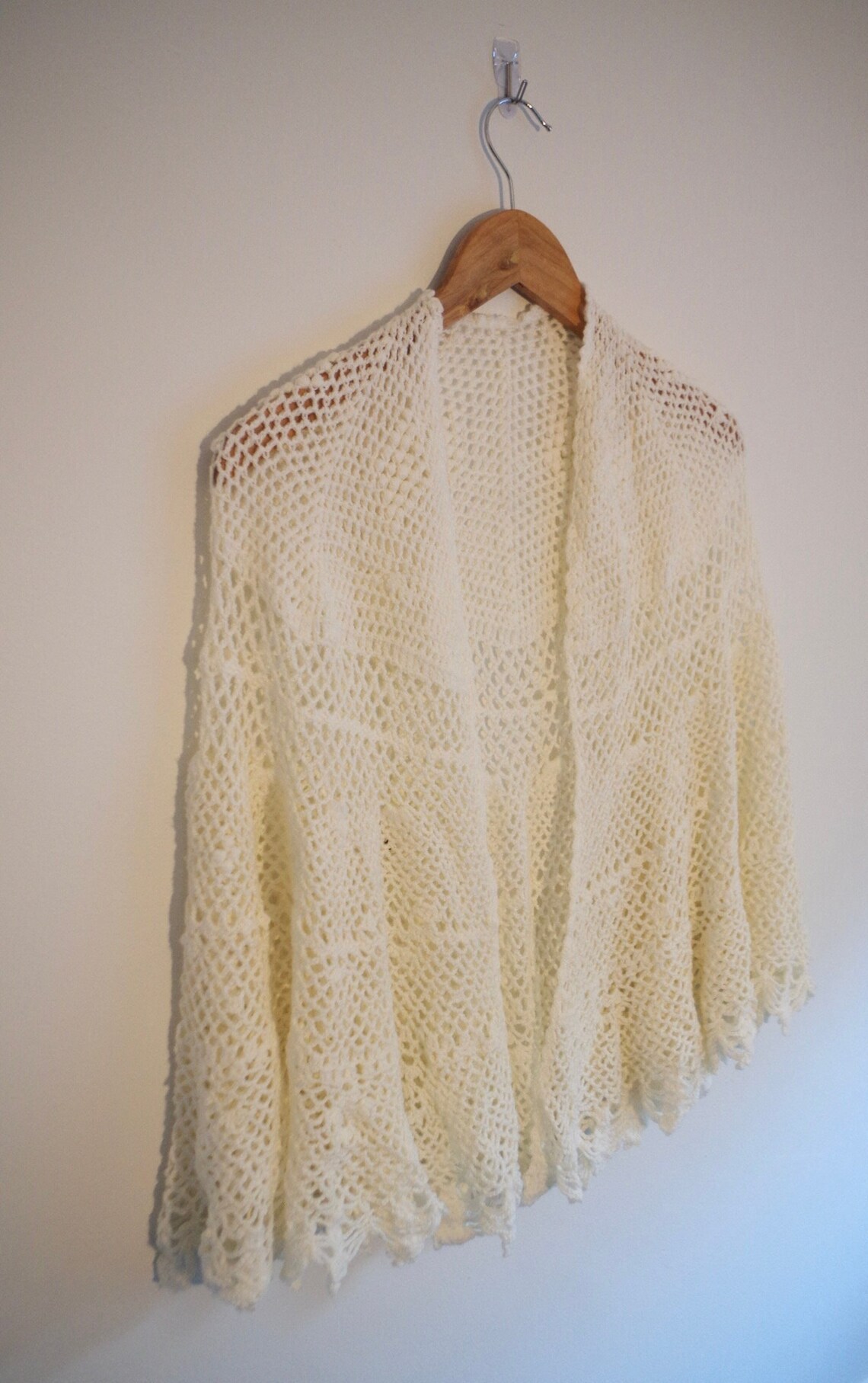 Vintage Crocheted Cream Shawl - Etsy