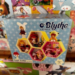 On S a L E Vintage Kitsch Display Case for Petite Blythe Doll New in ...