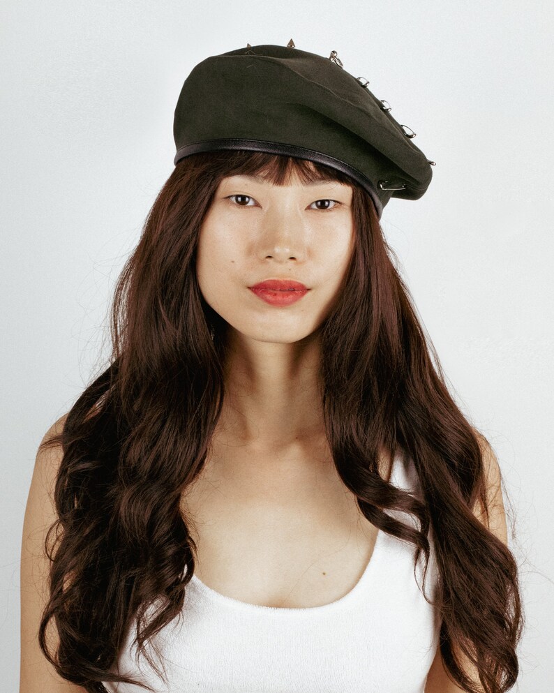 Green Beret PUNK VERT With Piercing. Punk Style Beret. Designer Beret ...