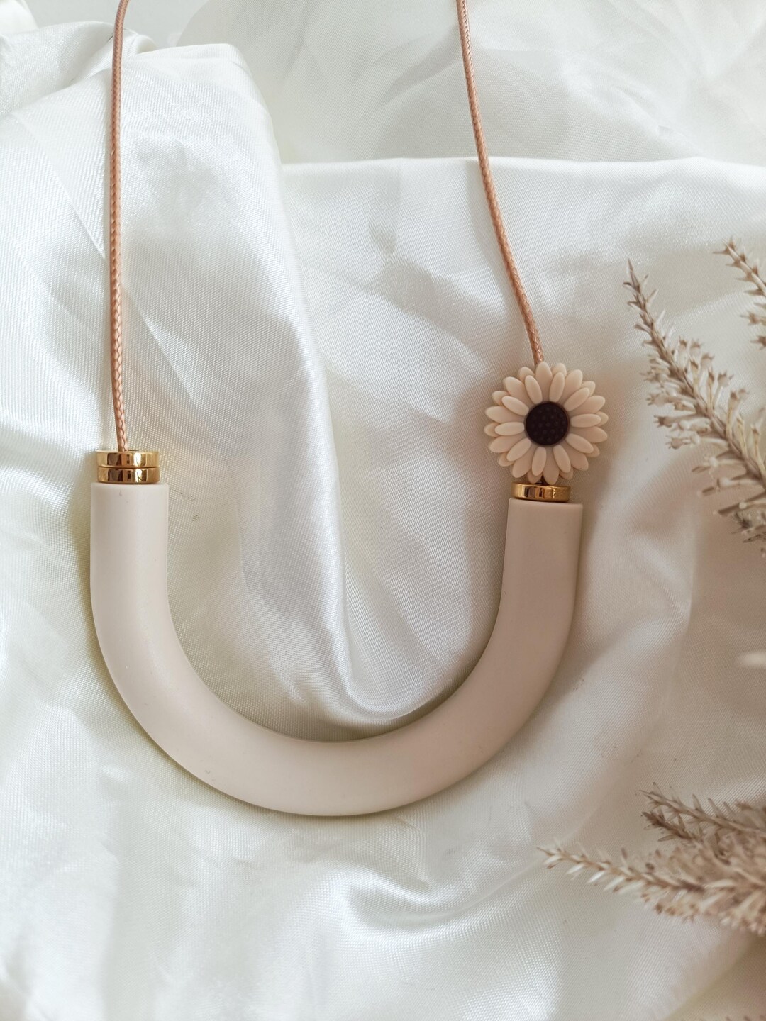 Silicone Nursing Necklace | Sensory Stylish Mom and Baby Accessory ...