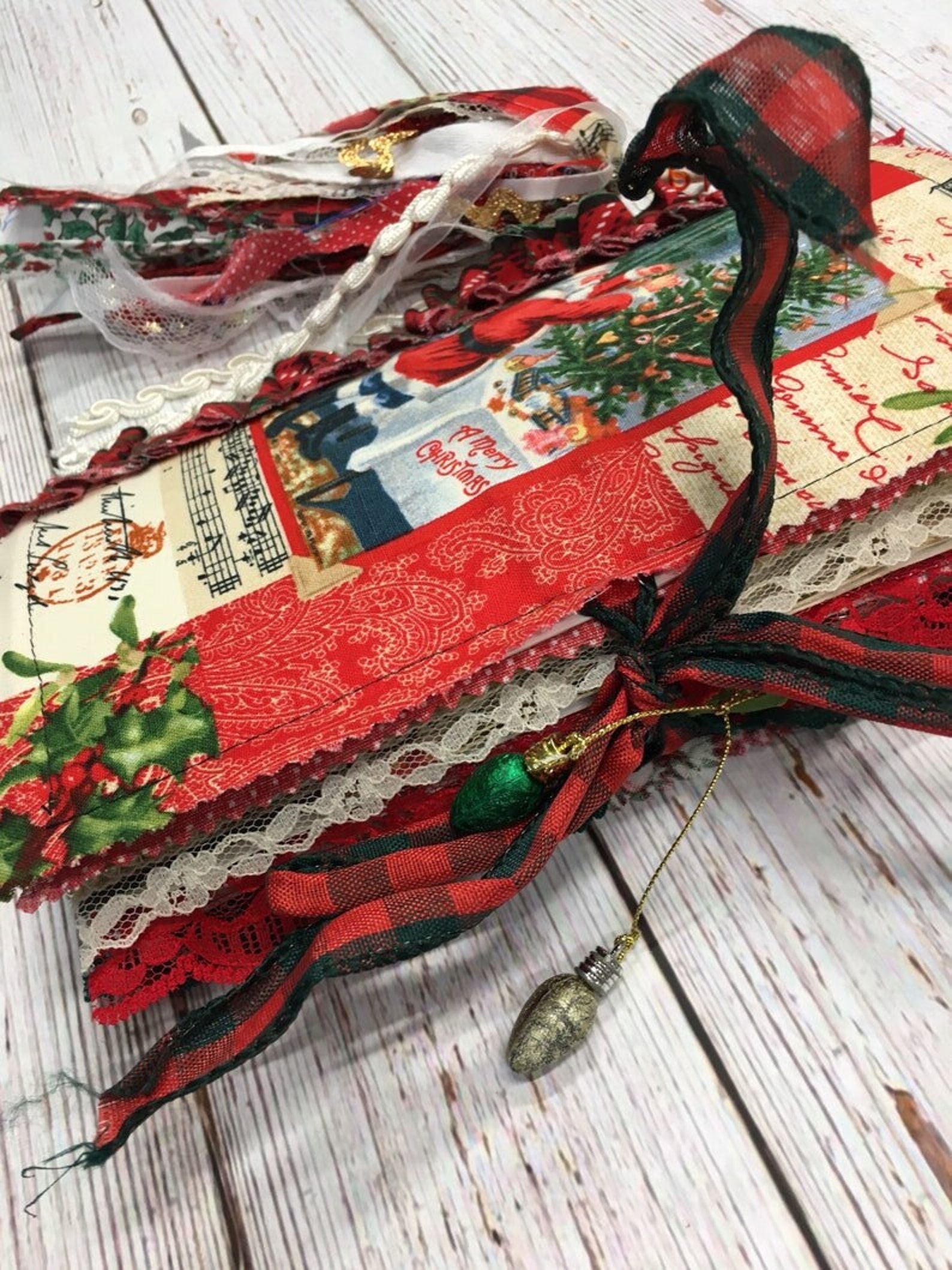 Christmas Themed Journal, Santa Decorating, a Christmas Tree /christmas ...