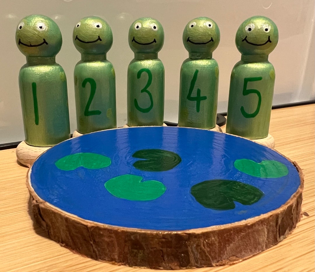5 Little Speckled Frog Peg Dolls - Etsy