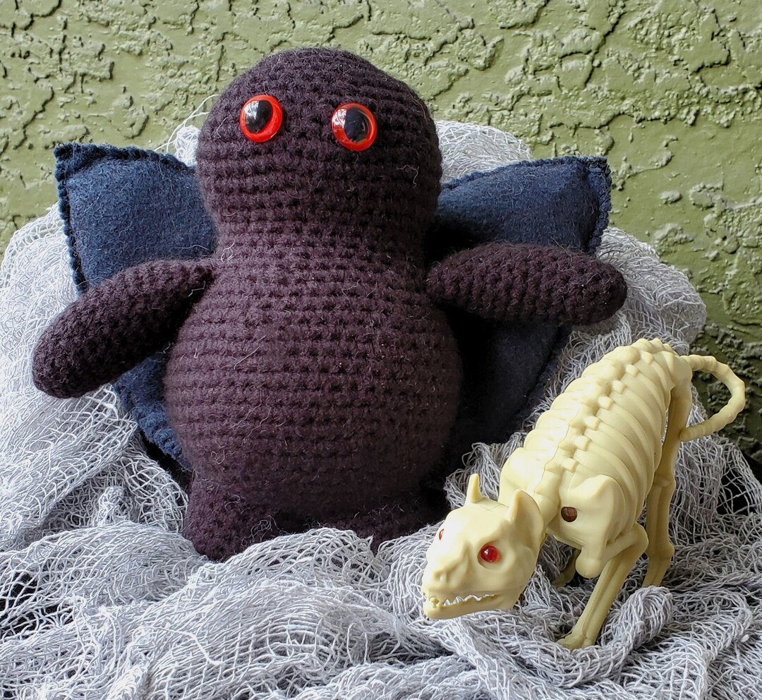 Mothman Cryptid Crochet Pattern - Flying Chonk Monster - Etsy