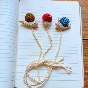Crochet Snail Bookmark: Cottagecore Book Lover Gift - Etsy