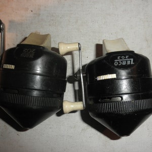 2 USA Zebco 202 /green/black/metal Foot/very Good - Etsy