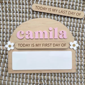Daisy First Day of School Sign | Floral Personalized Back to School ...