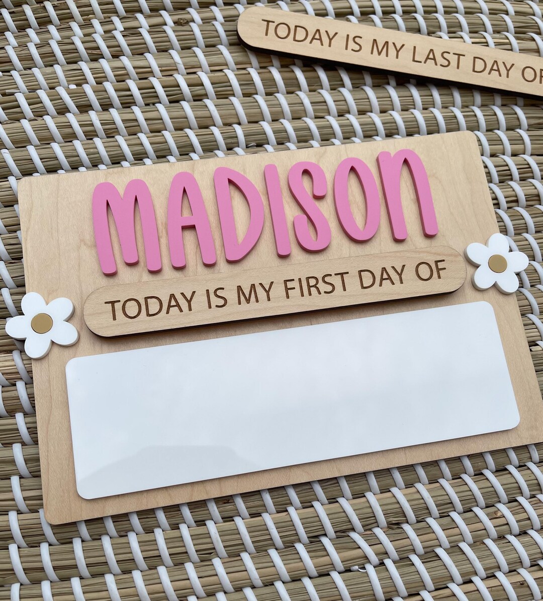 Daisy First Day of School Sign | Floral Personalized Back to School ...