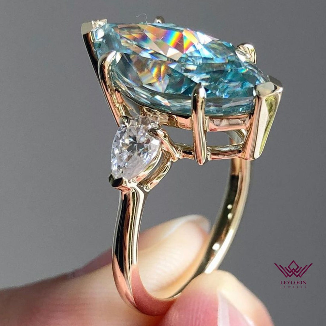 7 Carat Light Blue Marquise Cut Three Stone Basket 818mm VVS1 ...