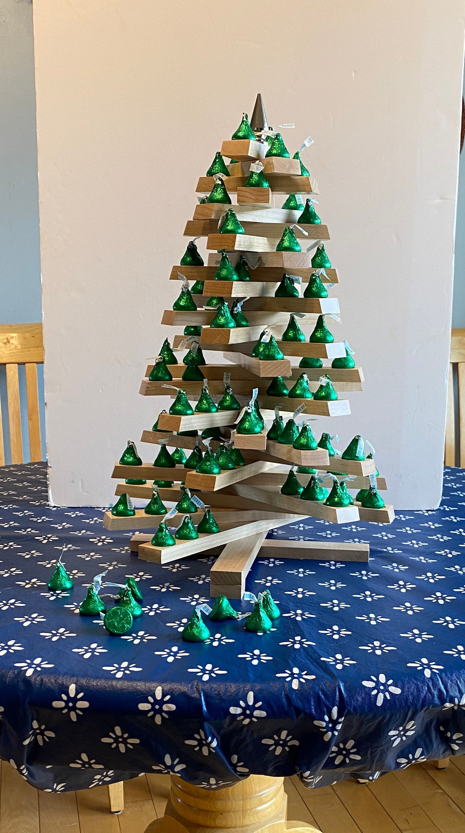 Maple Kissmas Tree - Etsy