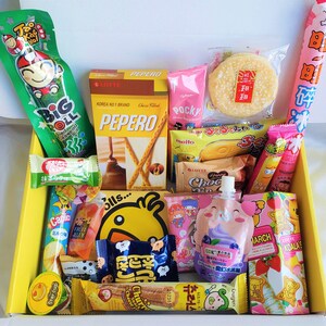 Asian Snack Box Mystery Snack Box Full & Mini Size Japanese/china ...