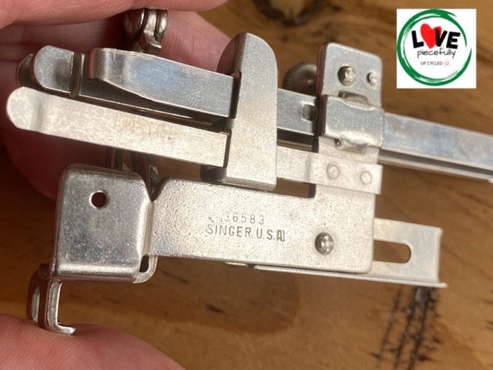 Antique Singer Sewing Machine in Art Deco cabinet with floral ...